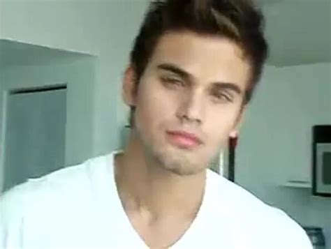 самый красивый парень в мире помоему гей Смотреть онлайн в поиске Яндекса по Видео