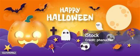 해피 할로윈 배너 종이 컷 스타일 배경 벡터 일러스트레이션 야간 구름과 호박과 재미있는 파티 축하 초대 판매 프로모션 웹 및 텍스트 장소 10월에 대한 스톡 벡터 아트 및