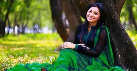 নৃত্যশিল্পীর ভূমিকায় লিজা ভিডিও