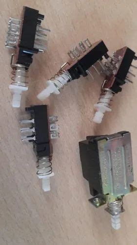 Push Switches With Both Lock Non Lock Type At 12 Piece Push Switch In Bengaluru ID