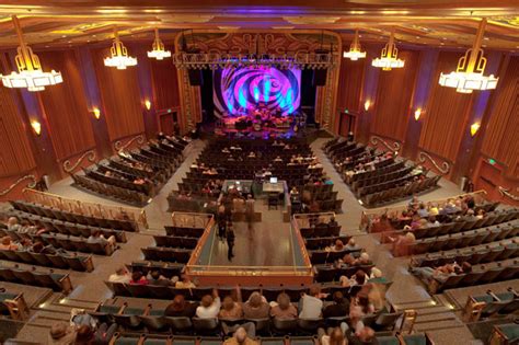 Top Reasons To Catch A Show At Uptown Theatre