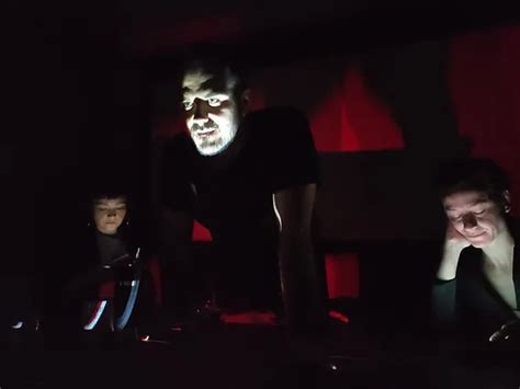 Изведба на претставата „Утопија на постоењето“ во МКЦ