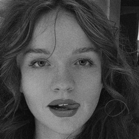Валерия Чулкова Iamvaleriya • Threads Say More