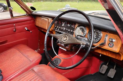 Lot 196 1968 Daimler V8 250