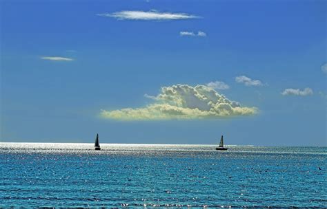 무료 이미지 바닷가 경치 바다 연안 자연 대양 수평선 구름 하늘 햇빛 태양 흐린 공기 육지 웨이브 여름 여행 봄 반사 천국 탑