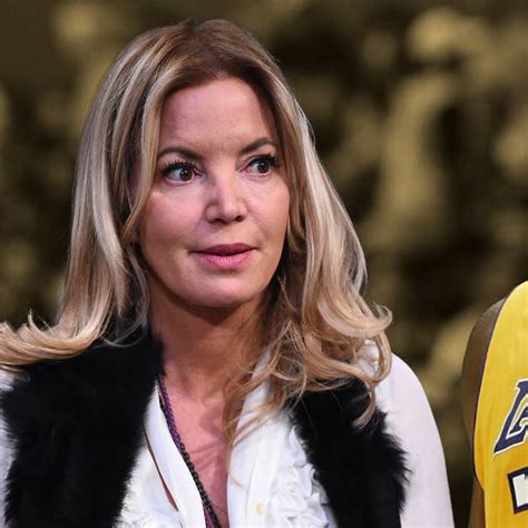 Shaq Responds To Jeanie Buss For Leaving Him Off Her All Time Lakers List Basketball Network