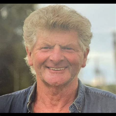 Милионер се ожени за 25 години по млада жена и почина на следващия ден Вдовицата каза че ракът