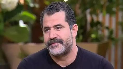 محمود حافظ يعلن اختراق حساباته على مواقع التواصل ويتخذ هذا الإجراء