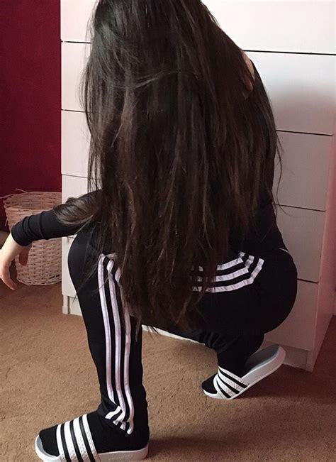 Красивые девушки с черными волосами 58 фото