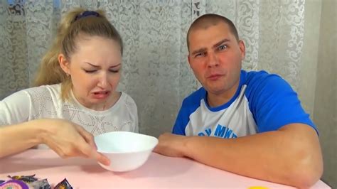 Решили попробовать Токсик Вейст Джелли Белли и Вкусные Унитазики - YouTube
