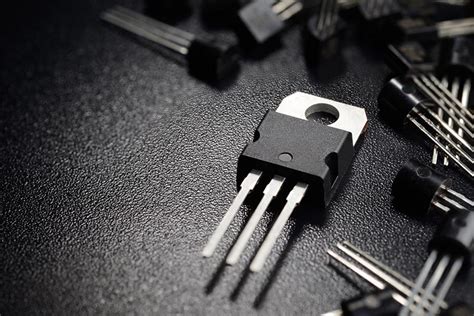 How Does A Transistor Work Types Mechanics Explained House Grail