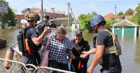З волонтерів які намагаються евакуювати людей з окупованої Херсонщини росіяни вимагають гроші