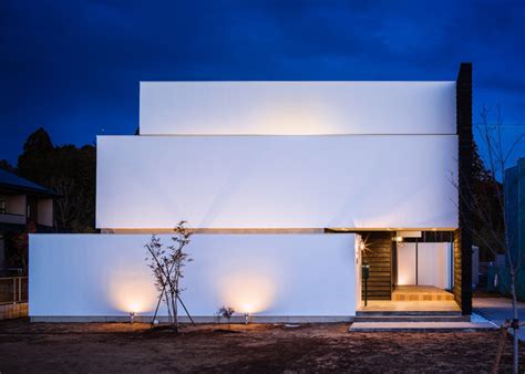 Circle House In Japan Has A Three Tiered Structure