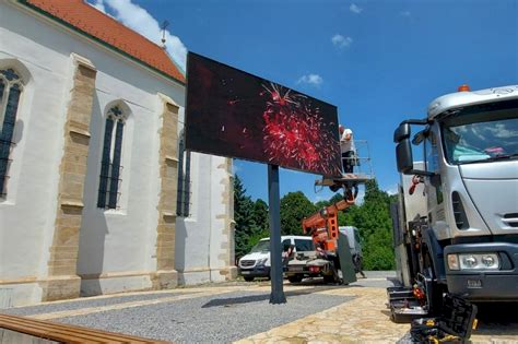 LED Display RINEO DIGITAL LED Display LCD Display Digital Advertisements