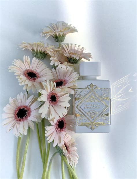 Badee Al Oud Honor And Glory Lattafa Perfumes 香水 一款 2023年 新的 中性 香水