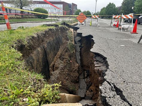 2 Sinkholes Open Up On St Louis Streets Neighbors Scared