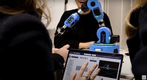 4 Lý Do Tại Sao Bạn Nên Cân Nhắc Sử Dụng Blockly Cho Rô Bốt Công Ty