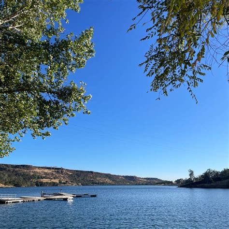 Lake Tulloch Rv Campground And Marina Fall River Lake California