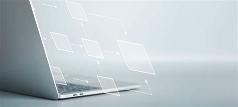 비즈니스 흐름도 다이어그램 및 가상 화면의 마인드맵 또는 조직도의 워크플로 자동화 사업가가 랩톱을 사용하여 텍스트에 대한 빈