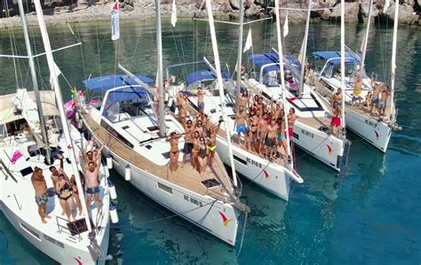 Guide To Catamaran Interior Spaces Sailsquare