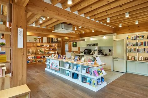 우드톤 35평 한옥마을 북카페 인테리어 은평구 진관동