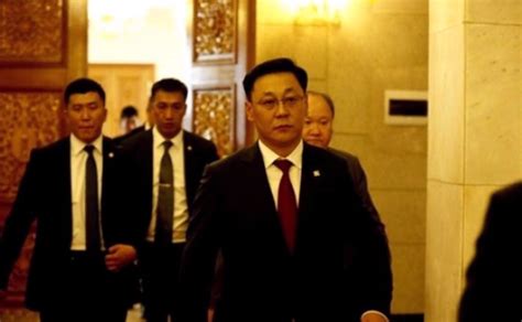 Дарга нарын ”тансаглал” ыг зогсооно гэж зоригтой дуугарлаа одоо хэрэгжүүлэх л хэрэгтэй