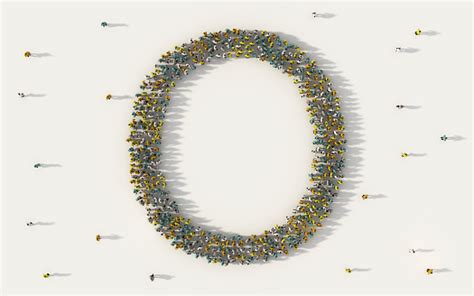 문자 O를 형성 하는 사람들의 큰 그룹 소셜 미디어에서 자본 영어 알파벳 텍스트 문자 및 흰색 바탕에 커뮤니티 개념 위의 군중