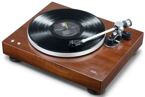 Brian Kahn reviews the Music Hall Classic audiophile turntable