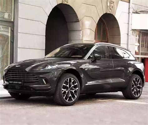 Noleggio Aston Martin Dbx A Monza Budy Luxury Rent