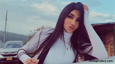 Laura Saenz Image Bio Wiki Height Weight Family