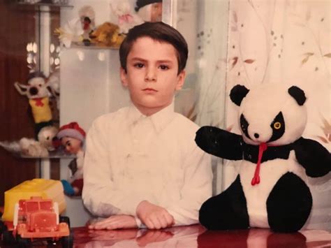 კი კი ბავშვობაშიც ივანე გროზნის გამოხედვა მქონდა ანდრია გველესიანი ბავშვობის ფოტოს