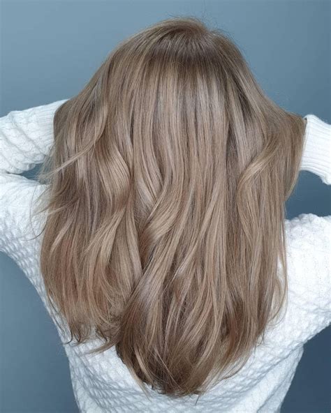25 Trendy Mushroom Blonde Hair Colors That Will Elevate Your Look In