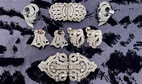 How To Wear Vintage Dress Clips With A Modern Wardrobe