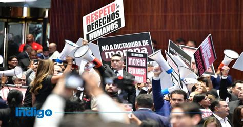 Legisladores Priistas Protesta En Salón De Plenos Con Megáfonos Y Pancartas