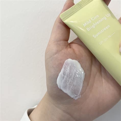 저는 겨울에는 무조건 촉촉한 선크림 아무거나 바르는데 여름용 선크림은 고를 때 진짜 까