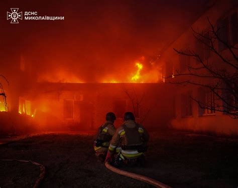 Удар РФ по Миколаєву БпЛА невідомого типу рятувальники показали наслідки Читайте на Ukr Net