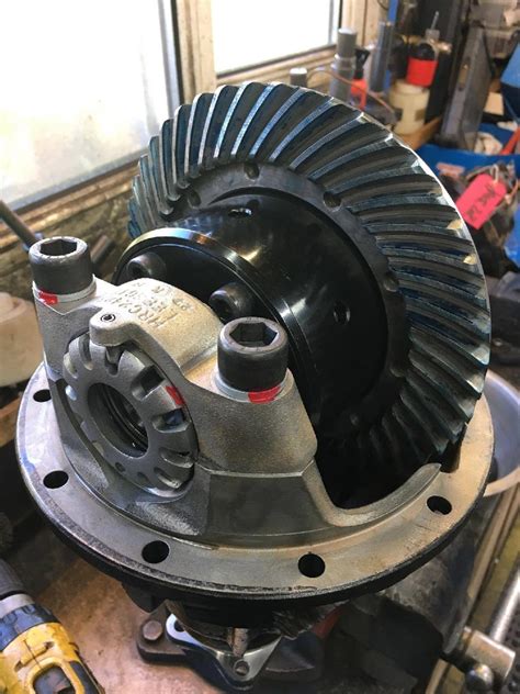 110 Short Nose Rear Diff Outer Bearing Removam Page 3 LandyZone Land Rover Forum