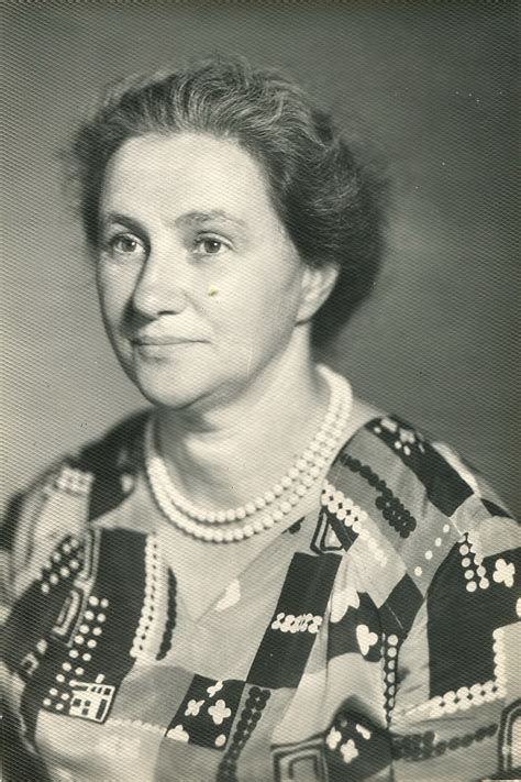 Краткая биография Инессы Васильевны Ивановой - жены А.В. Алексеева
