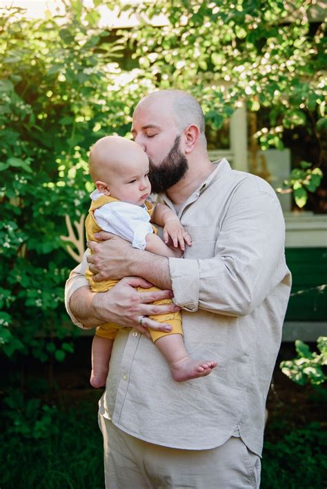 Папа и сын Семейная фотосессия на природе с малышом Май Фотосессия Семейные фотосессии Малыши