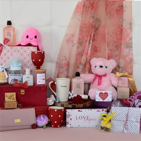 Make Your Own Hamper International Wifegirlfriend Ts By Rashi