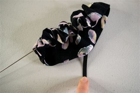 How To Make A Scrunchie Two Ways HobbyKraze