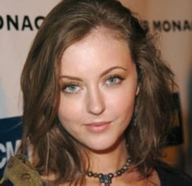 Katharine Isabelle Smoking Status