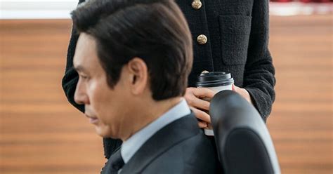 돌풍 설경구·김희애 세 번 연속 함께 작품 큰 인연