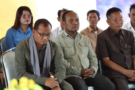 លោកស្រីកិត្តិសង្គហបណ្ឌិត ជំរុញដល់ពលដ្ឋត្រូវទៅធ្វេីអត្តសញ្ញាណប័ណ្ណ