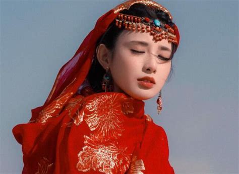 一袭红衣的唯美句子有哪些 百度经验