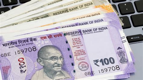 8वां वेतन आयोग लागू होने से पहले केंद्रीय कर्मचारियों को झटका अगले Da में हो सकती है कटौती