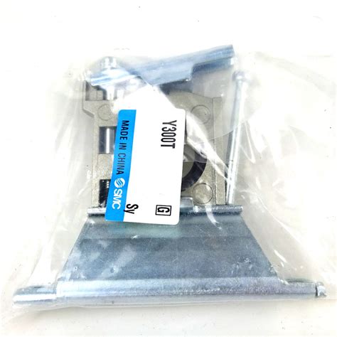 Spacer With Bracket Y300t Smc Axxa Motor Control And Automation