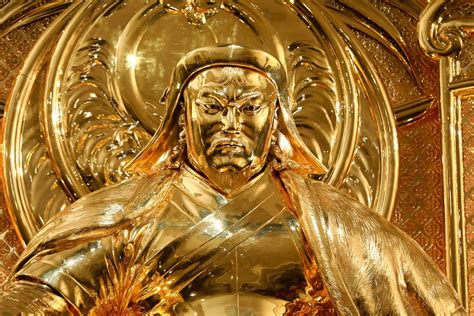 “Чингис хаан” музейд Их хааны алтан хөшөөг заллаа Монгол Улсын Ерөнхийлөгчийн Тамгын Газар