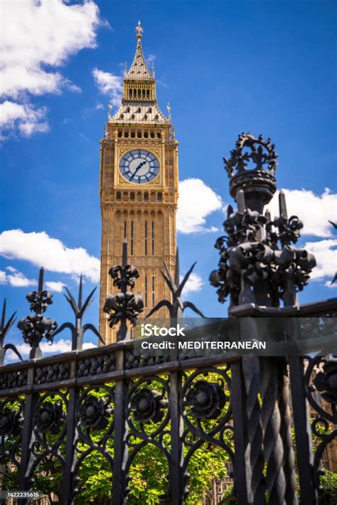 여름 맑은 푸른 하늘에서 웨스트 민스터의 런던 빅 벤 시계탑 0명에 대한 스톡 사진 및 기타 이미지 0명 Central London 강 Istock