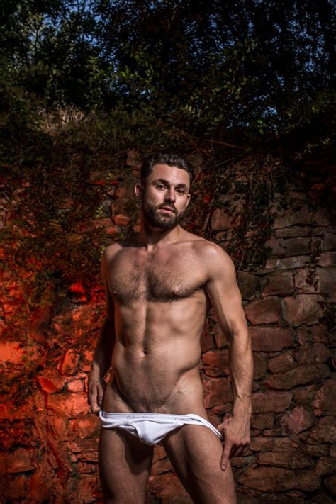 MODEL OF THE DAY JAMES CASTLE Daily Squirt